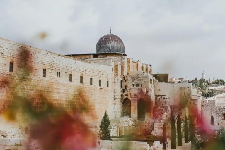 The Virtues of al-Aqsa & the Blessed Land: Part 3 – Life With Allah